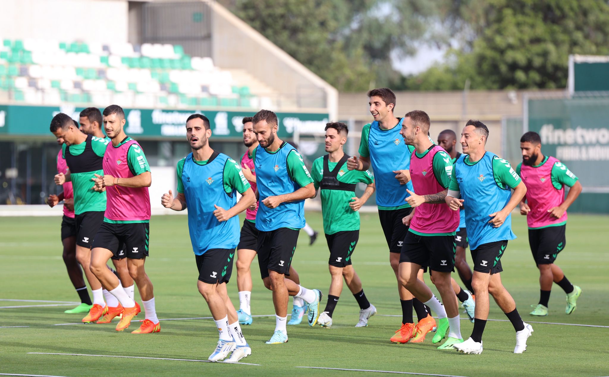 Aitor Ruibal vuelve al grupo; William Carvalho, seria duda para el Bernabéu