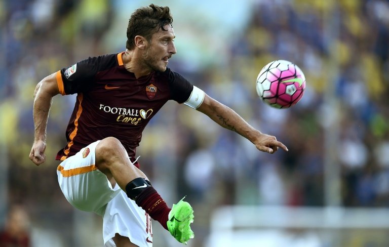 Totti continuará en la Roma hasta los 41 años