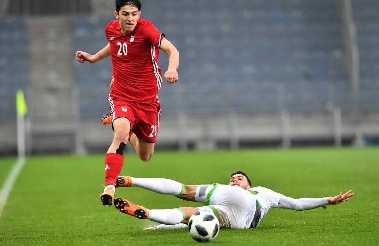Azmoun carrying the weight of Iran on his shoulders