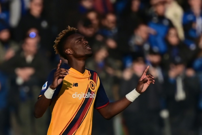 El "monstruo" de Mou iguala a la delantera del Chelsea