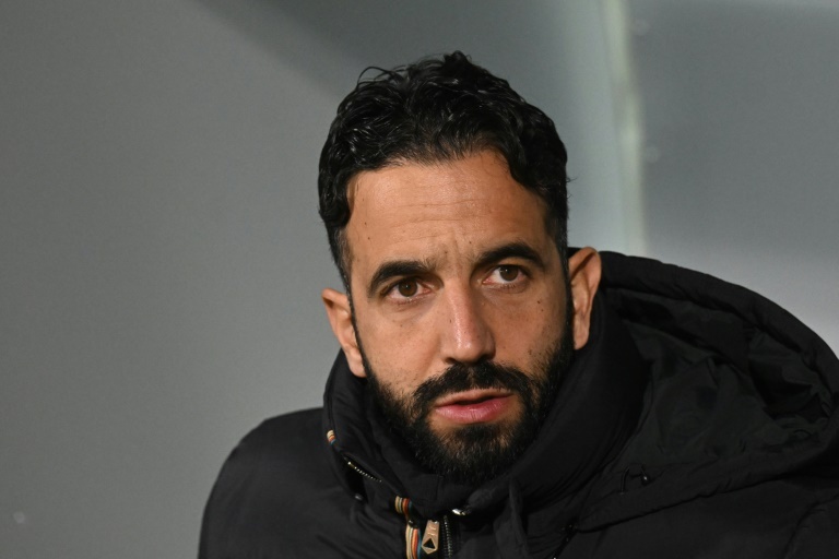 Amorim diz que o United "vai lutar" pela vitória contra o City