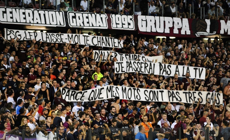 Los ultras del Metz provocaron a la LFP con una polémica pancarta