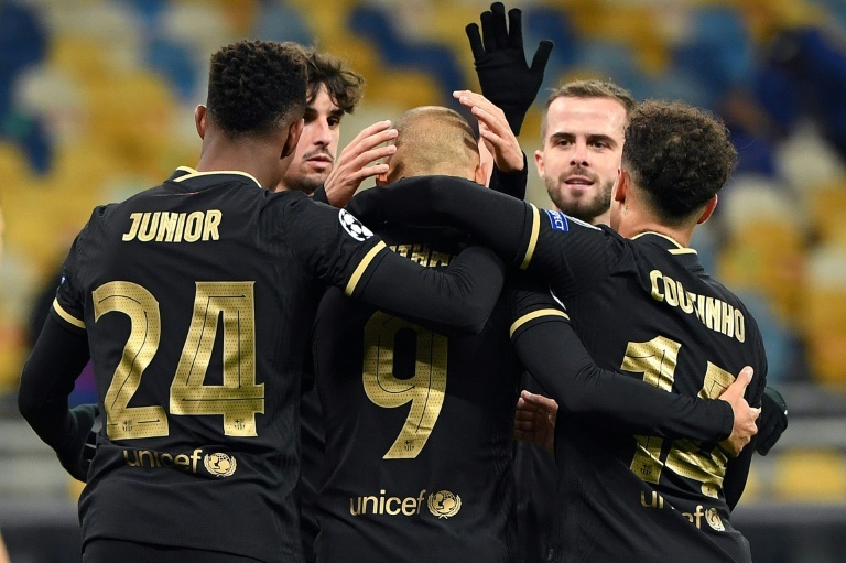 Junior y Braithwaite, casi encandilados por la Premier