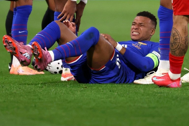 Mbappe expected to recover in time for El Clasico after ankle scare