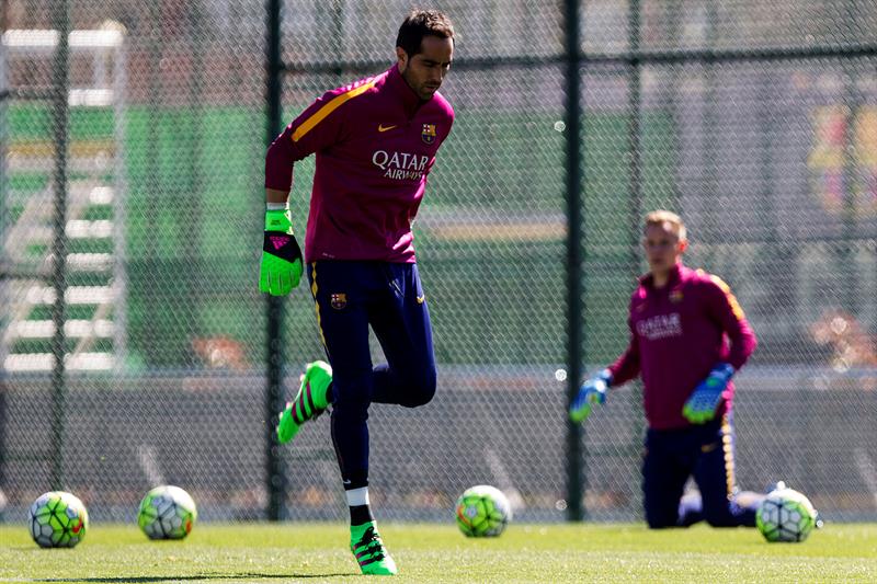 Barcelona confirm Bravo injury