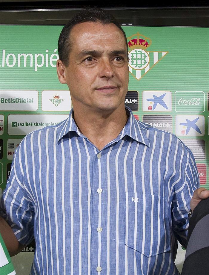 El Betis elige a Alexis Trujillo para llevar la gloria a su banquillo