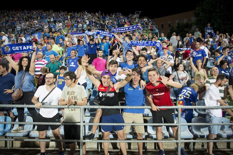 El Getafe ovacionó al equipo que consiguió el ascenso en 2004