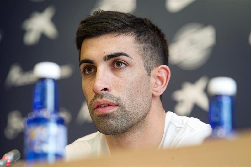 Álvaro Jiménez para aliviar la salida de Santos