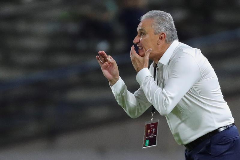 Tite, agradecido con Bielsa y el Leeds por el nivel actual de Raphinha