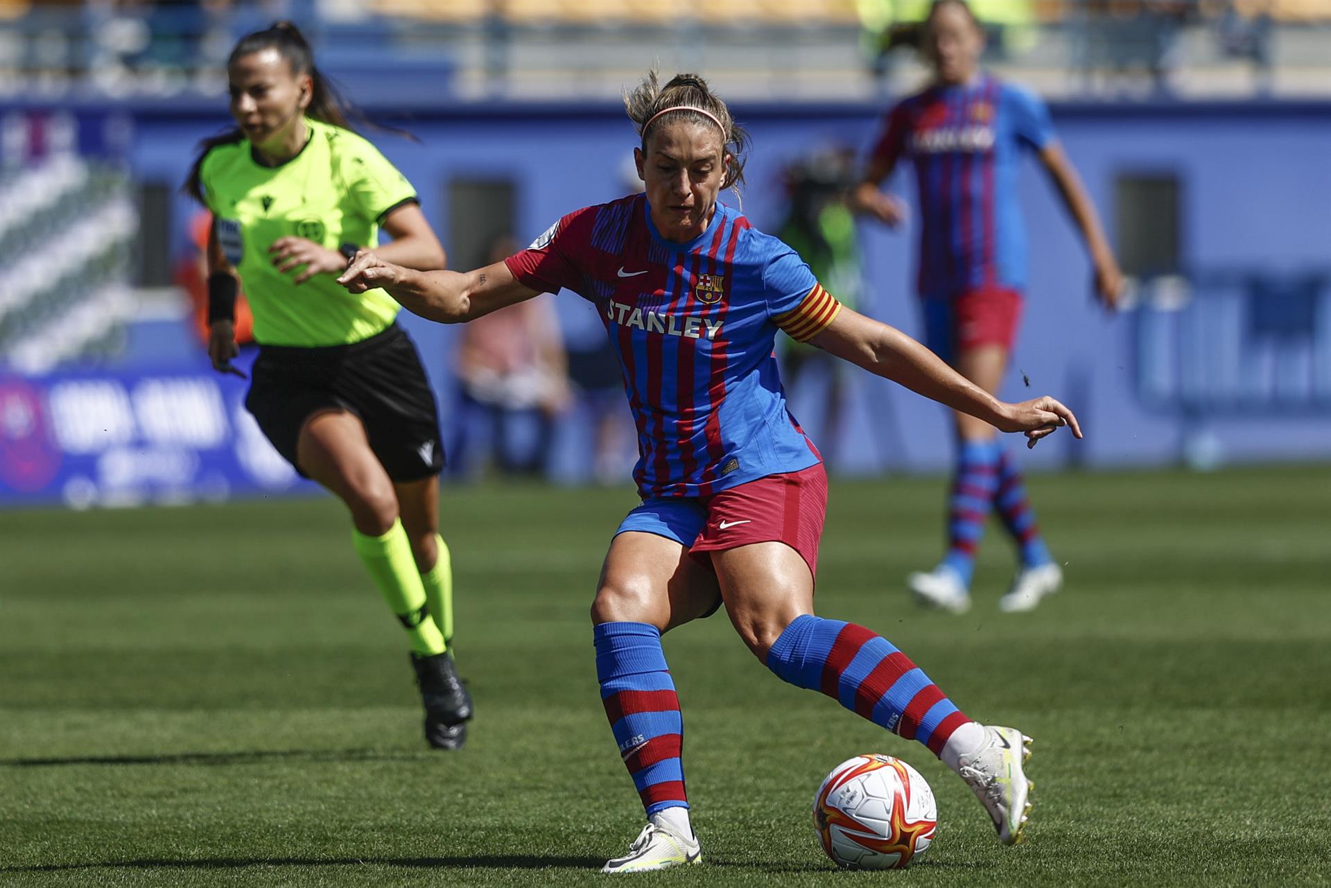 Diez años del primer gol de Alexia con el Barça, diez años de la 'Reina'