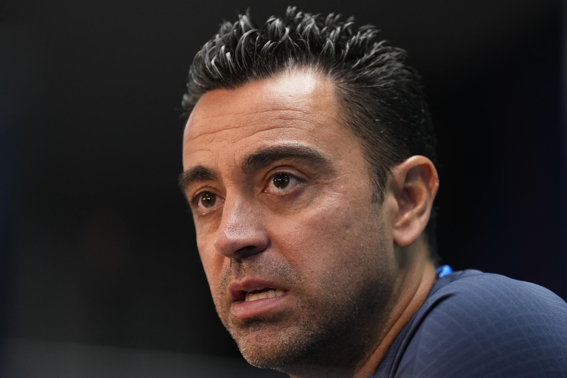Xavi se quedará casi sin jugadores durante el parón
