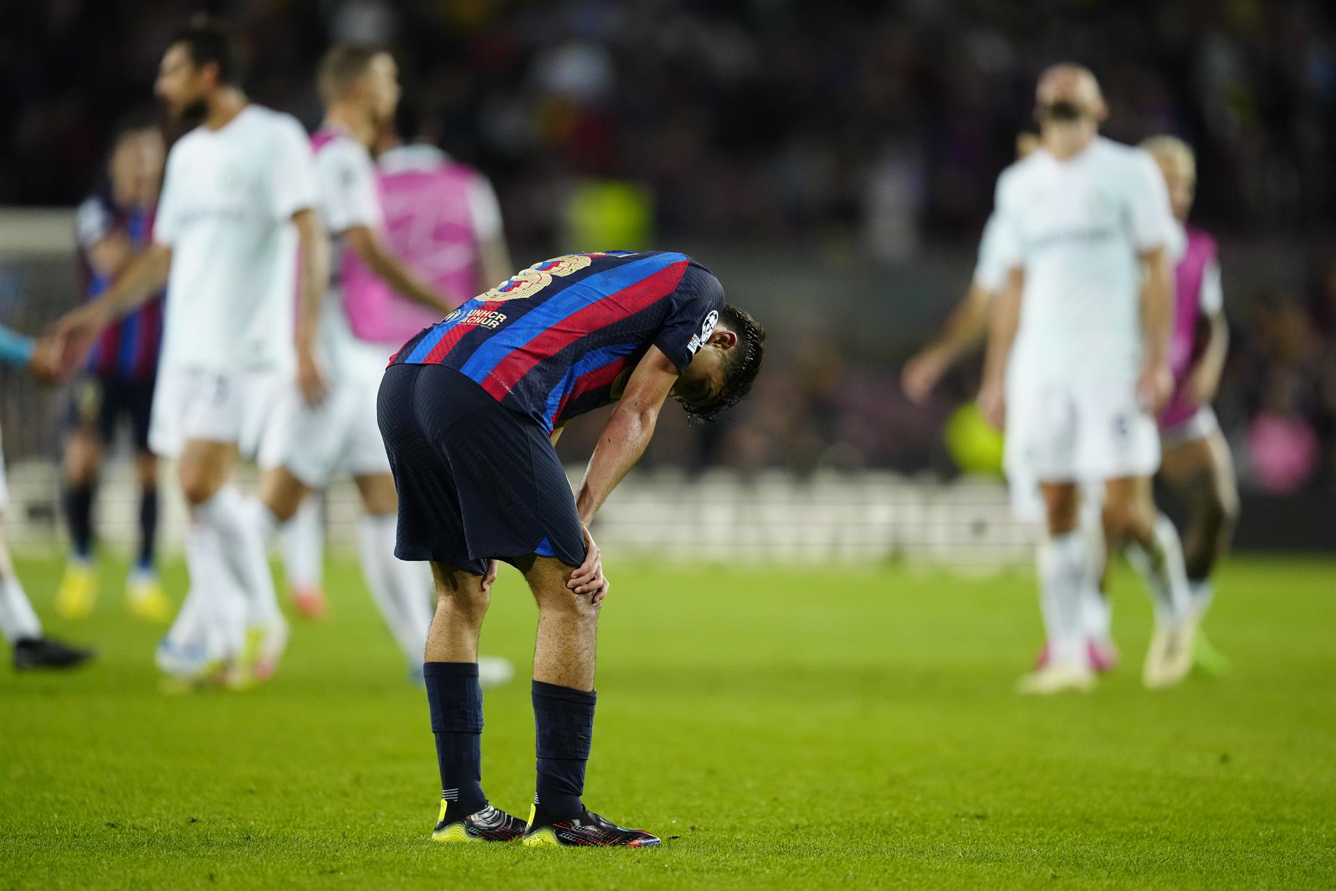 Signing Messi a pipedream due to Barca's lack of funds