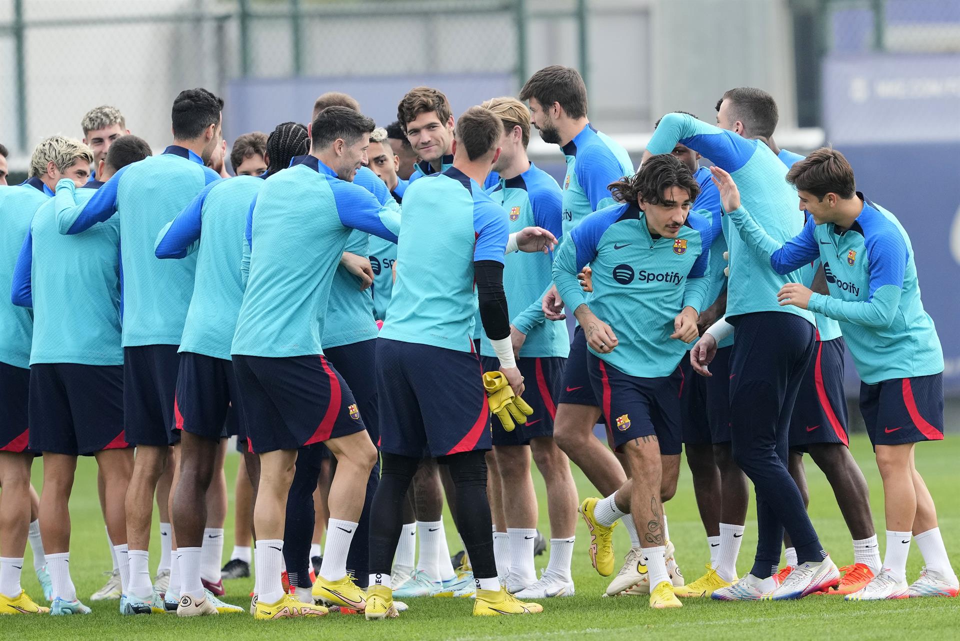 Barca need a right-back for January