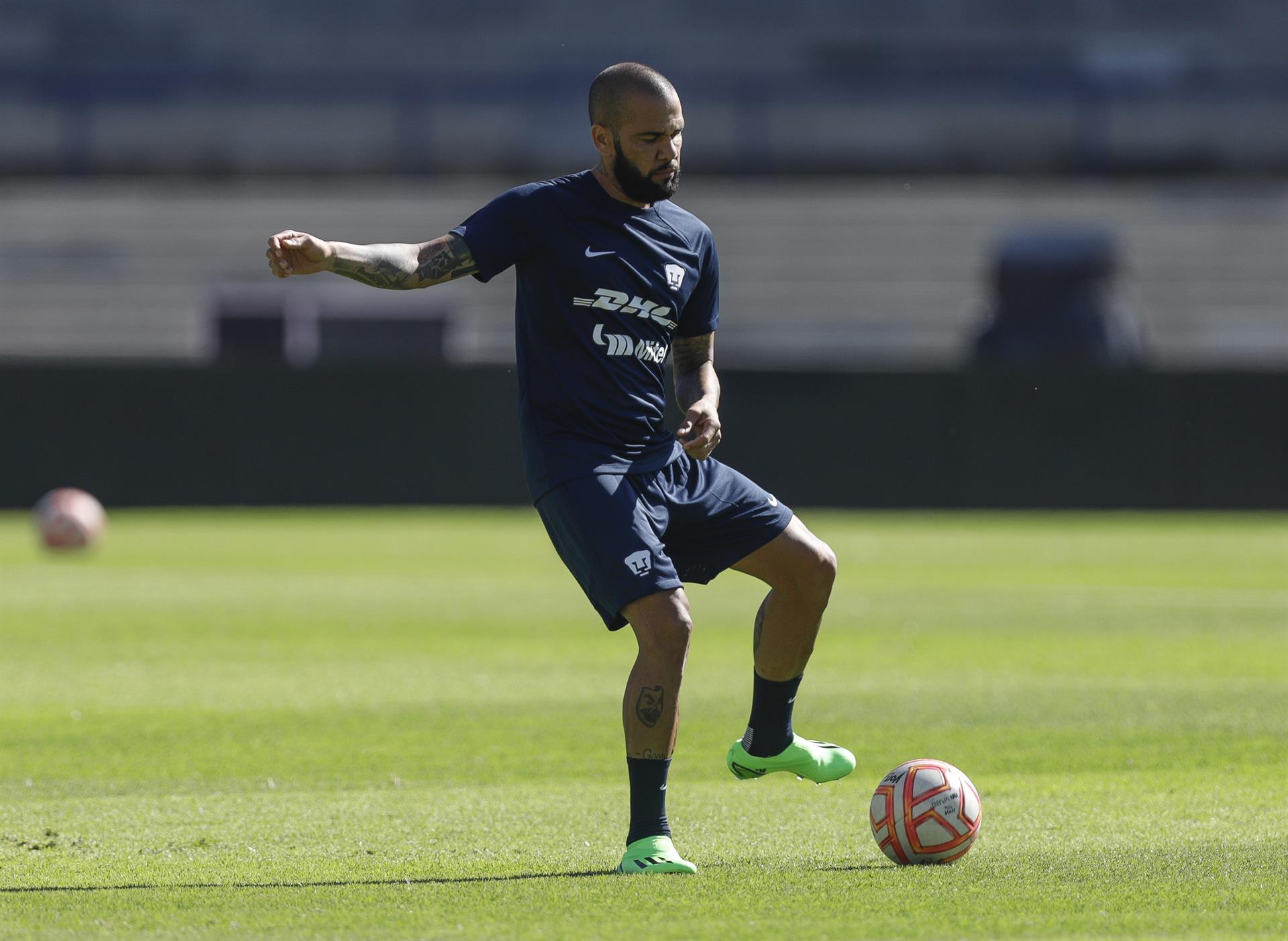 Una testigo confesó que Alves se propasó antes con ella