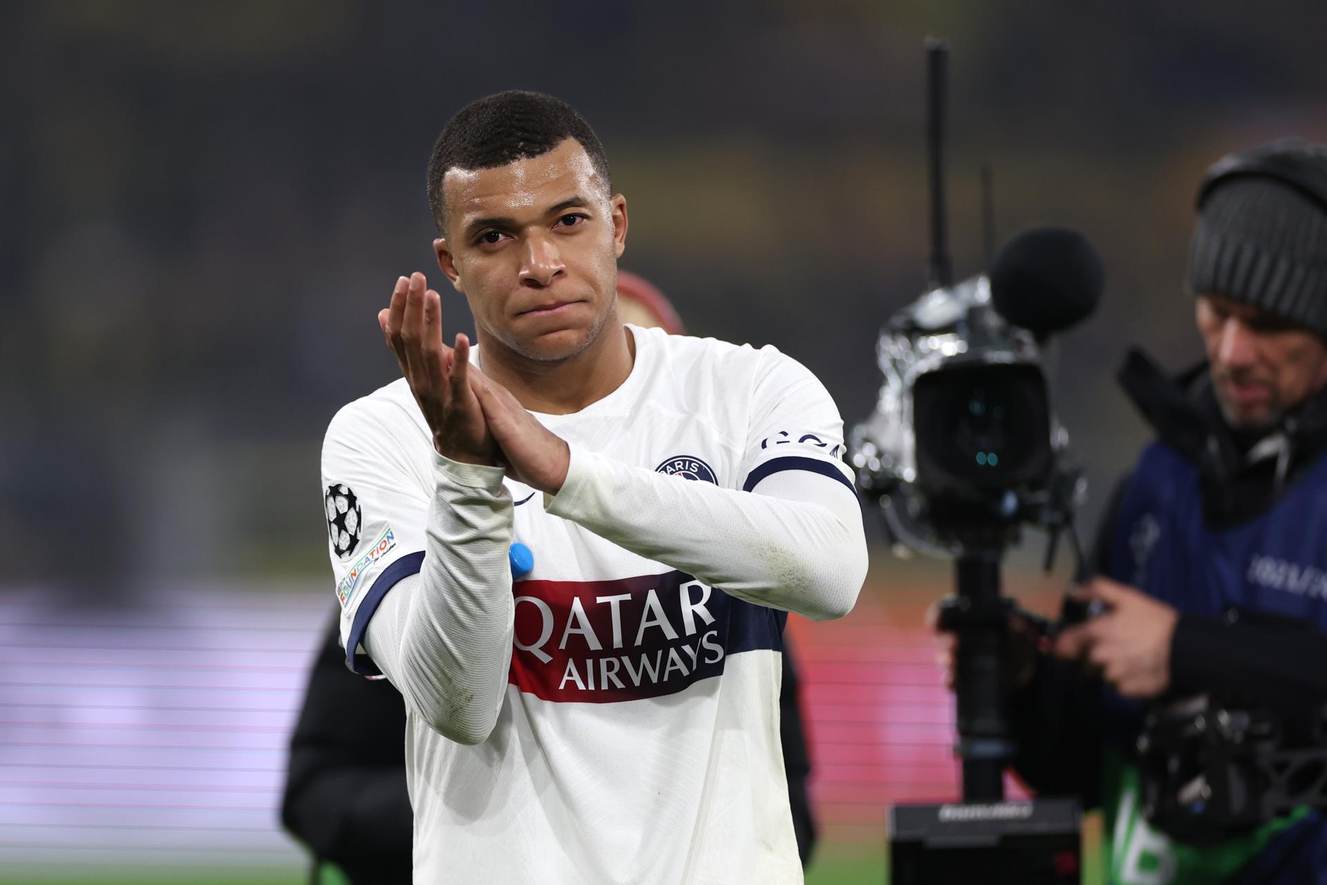 "RMC Sport": PSG prepara 100 milhões para renovar com Mbappé