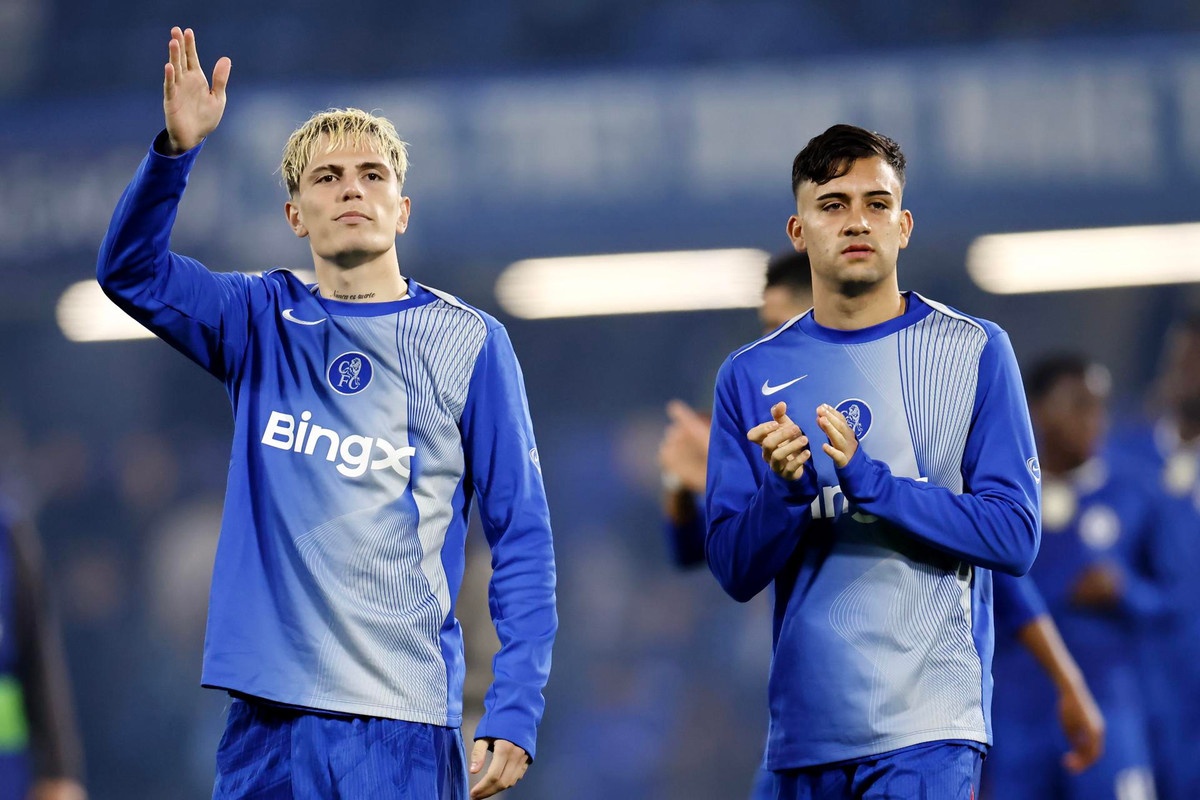 Leeds agree loan deal for Facundo Buonanotte from Brighton