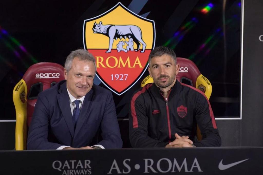 La Roma renueva a Kolarov hasta 2021