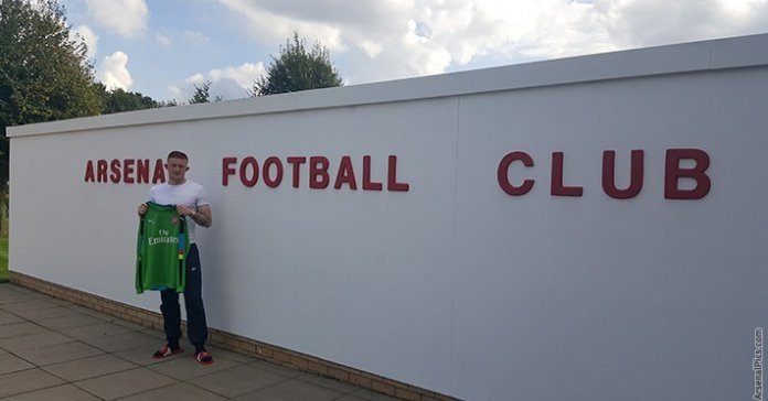 Alex Crean, un guardameta de futuro para el Arsenal