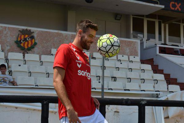 Álex López, baja los tres próximos meses tras ser intervenido del menisco