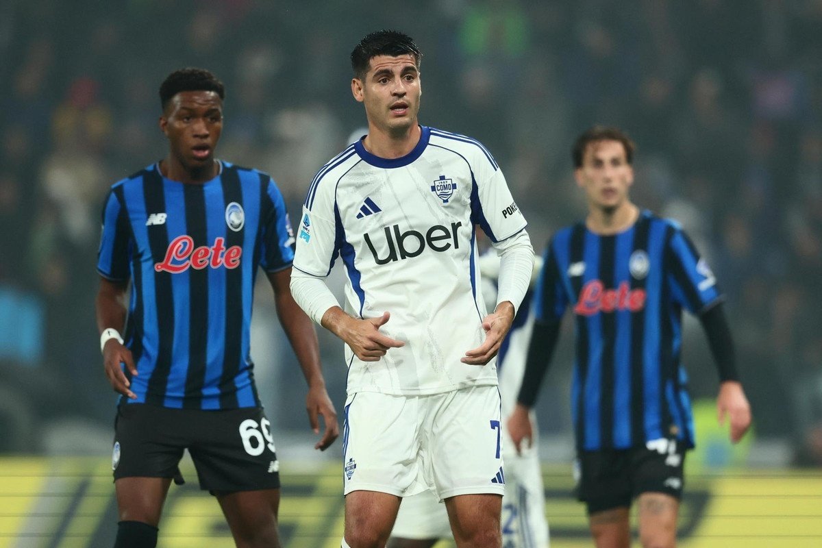 Fabregas rallies behind goal-shy Morata amid deep confidence crisis