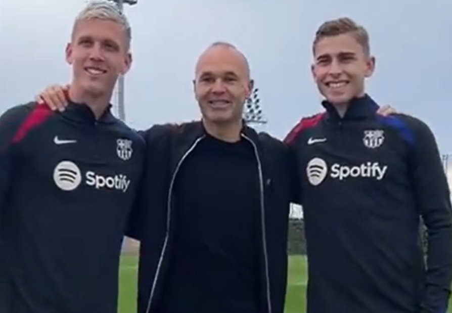 Iniesta visited Barca's training on his first day of retirement