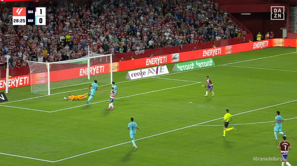 Bryan bailó a Koundé y puso el 2-0 con un zapatazo a la red