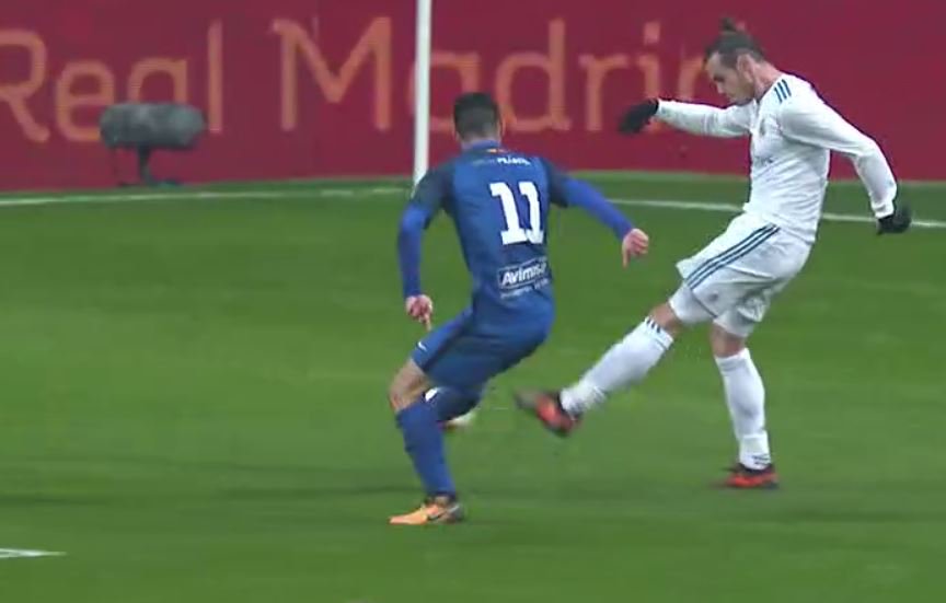 Bale regresó y al minuto se inventó esta delicia