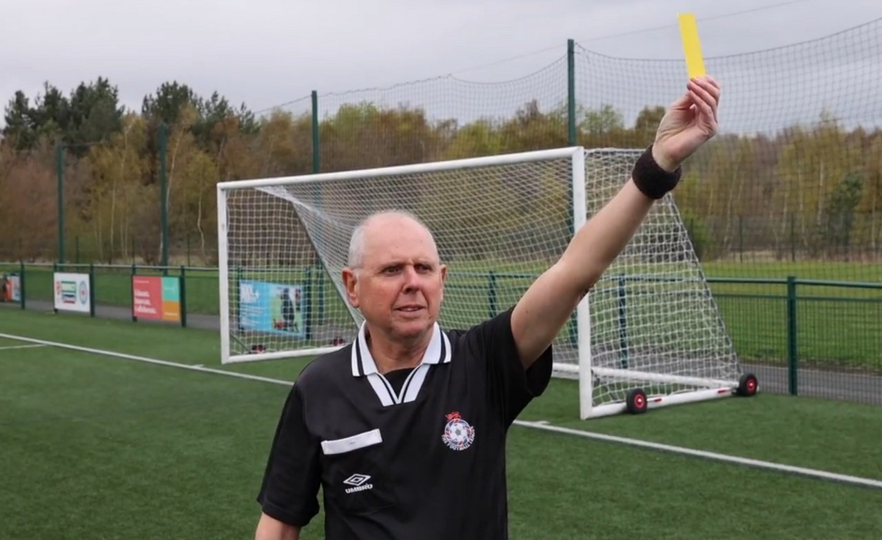 Mike Stoddart, "el árbitro más estricto del mundo" de las 4.387 ...