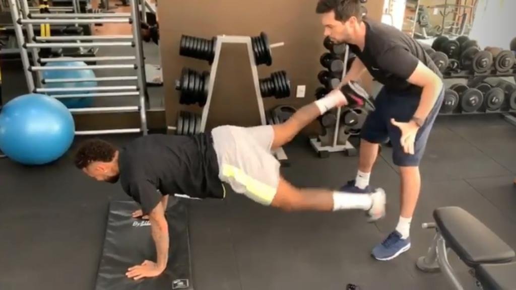 Neymar se exprime en el gimnasio