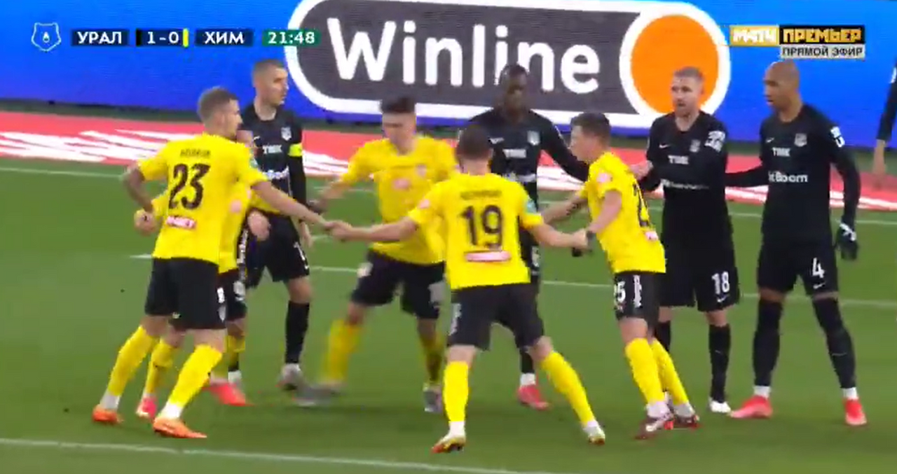 El Khimki comenzó una jugada ensayada... ¡e hicieron el 'corro de la ...