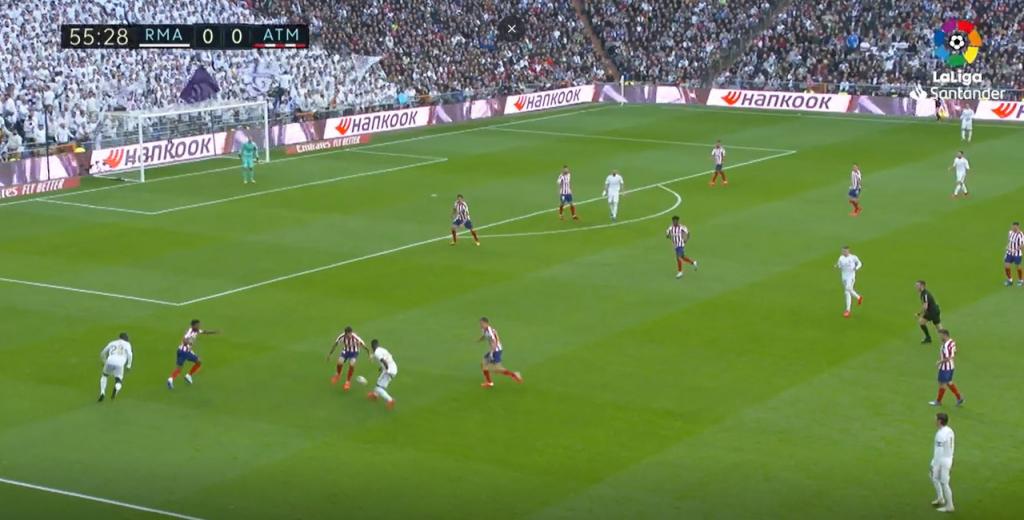 Vinicius volvió loco a Vrsaljko en el 1-0