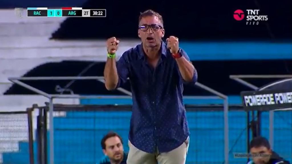 Arsenal logra su primer punto; Leonel Miranda noquea al 'Bicho'