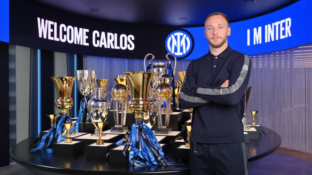 A Inter de Milão anuncia o brasileiro Carlos Augusto