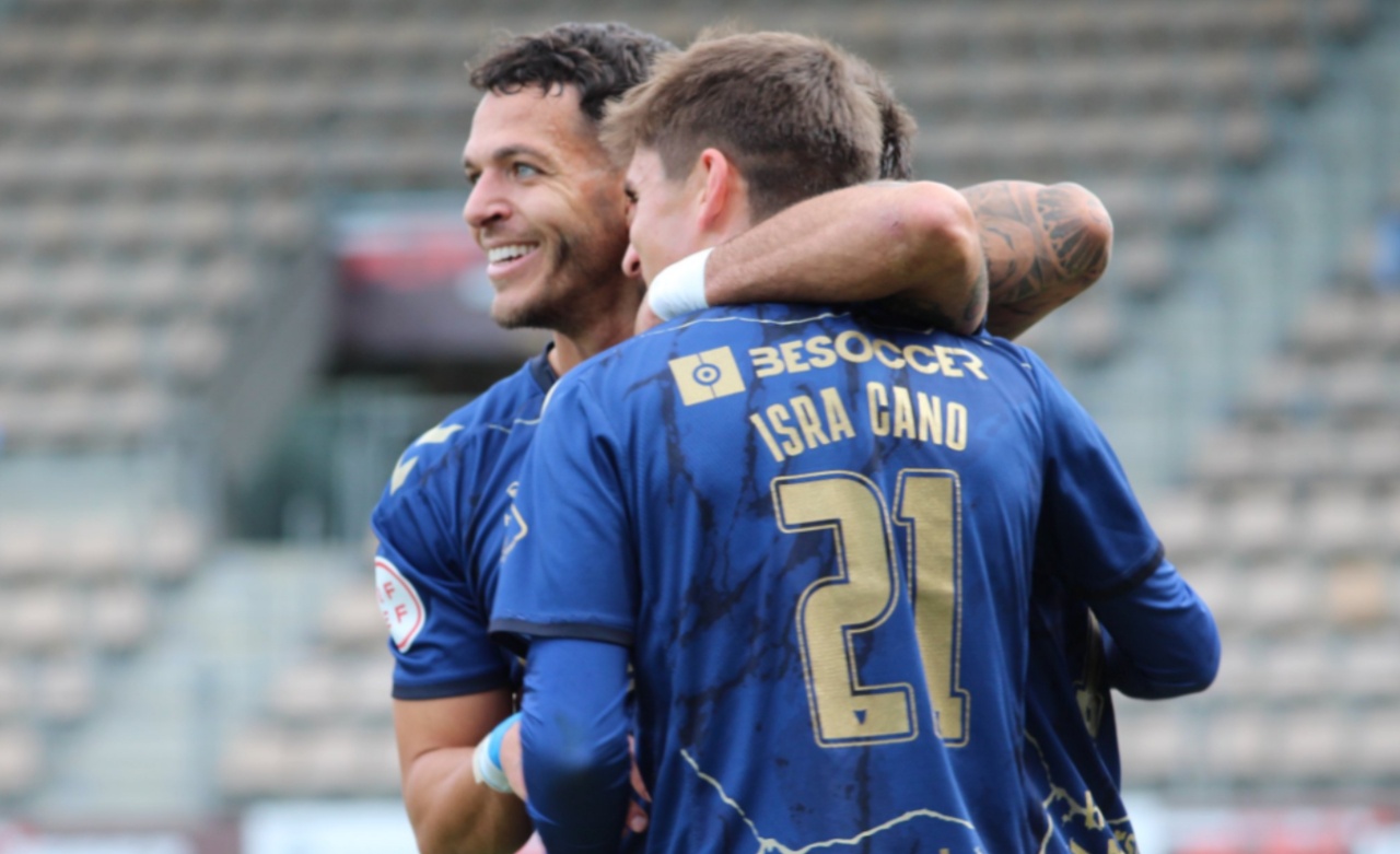 El UCAM firma tres puntos que saben a 'play off'