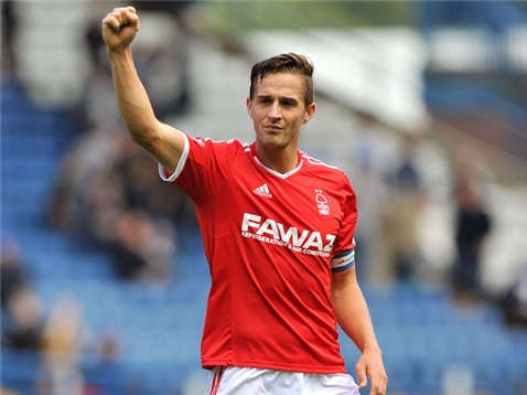 Chris Cohen renueva con el Nottingham Forest