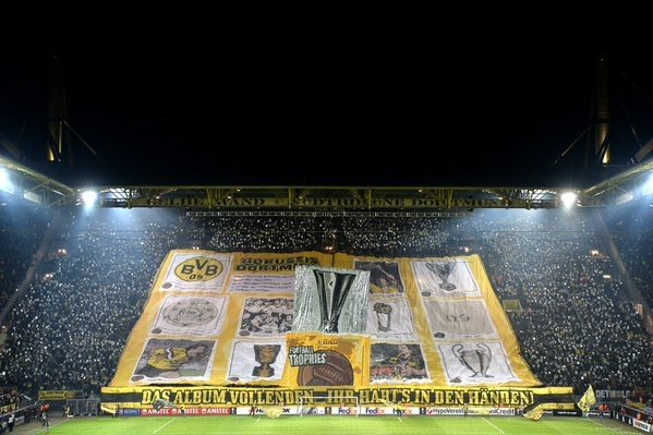 El enésimo tifo espectacular de la hinchada del Borussia Dortmund