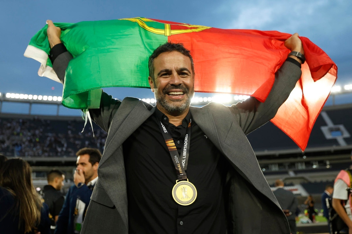 Artur Jorge vê "vitória épica" no título do Botafogo