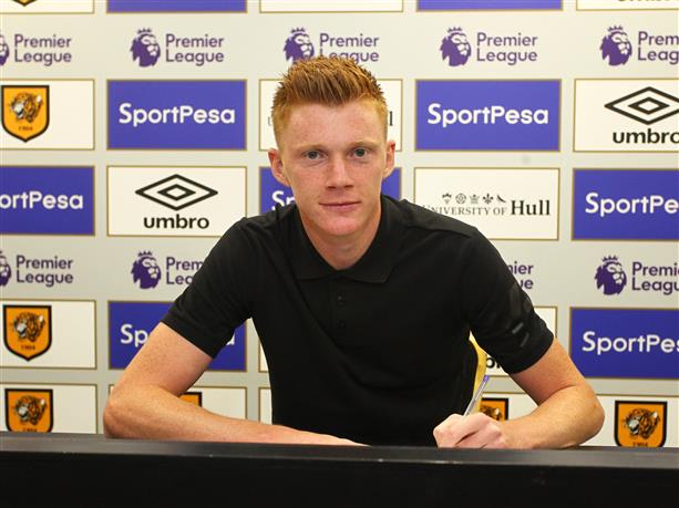 El Hull renueva a Clucas