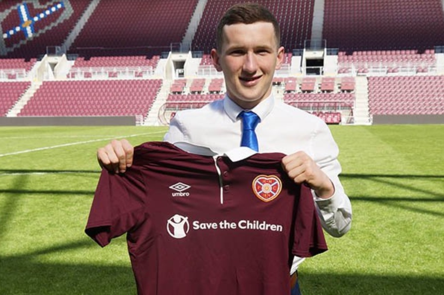 El Hearts ficha al prometedor Bobby Burns