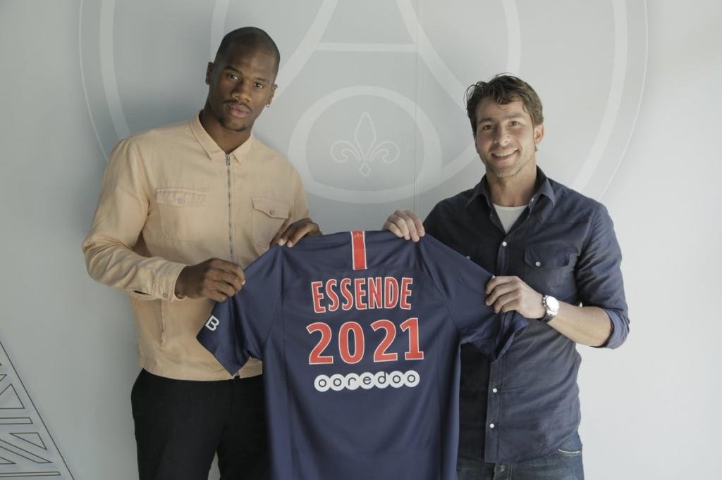 Essende, contrato profesional con el PSG