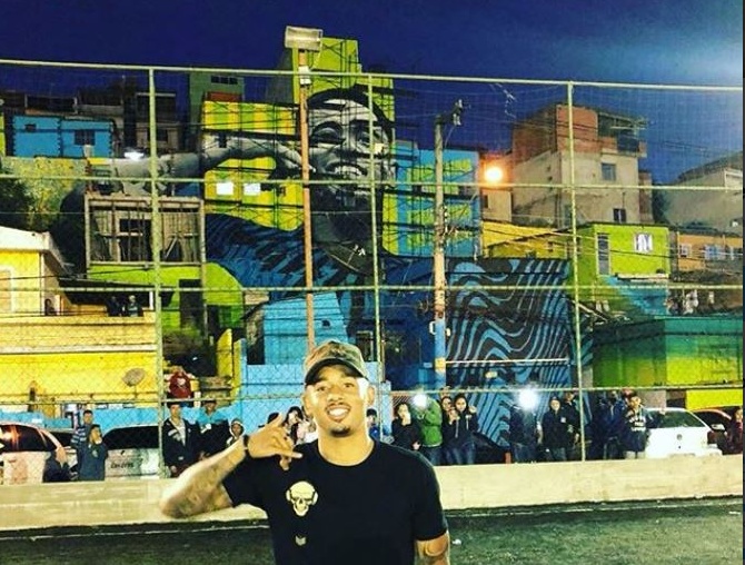Jesus unveils huge mural of himself in Brazil