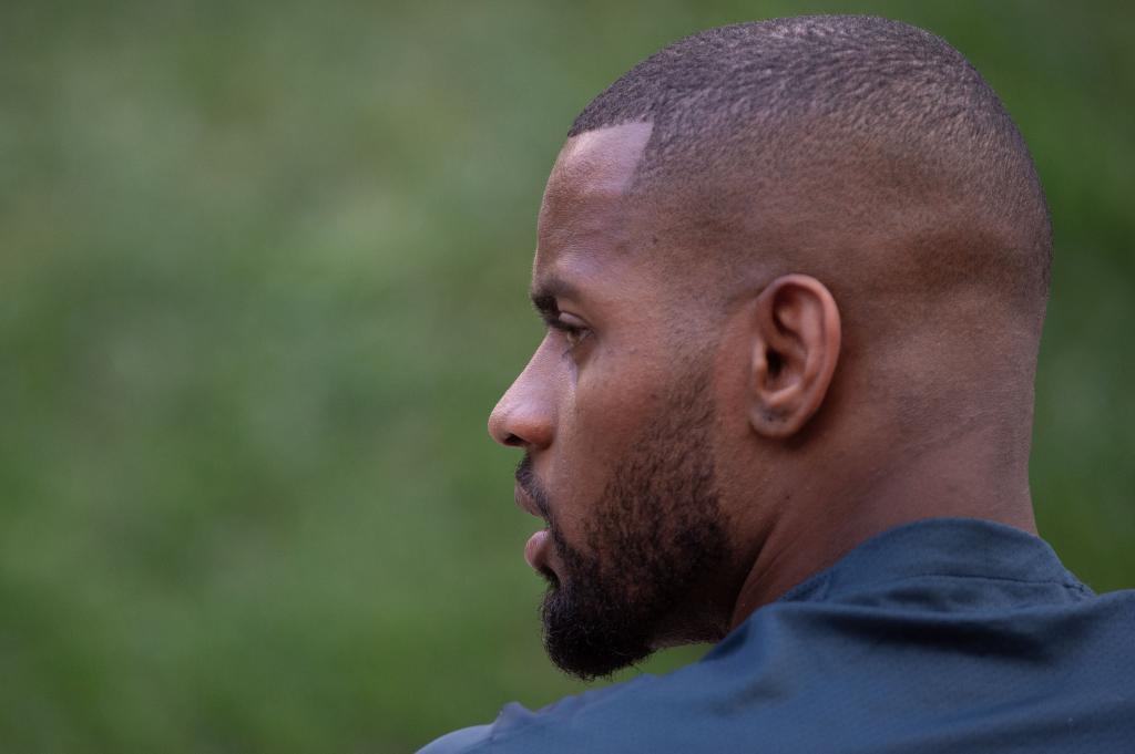 Dedé diz que vive momento mais feliz da carreira na Seleção