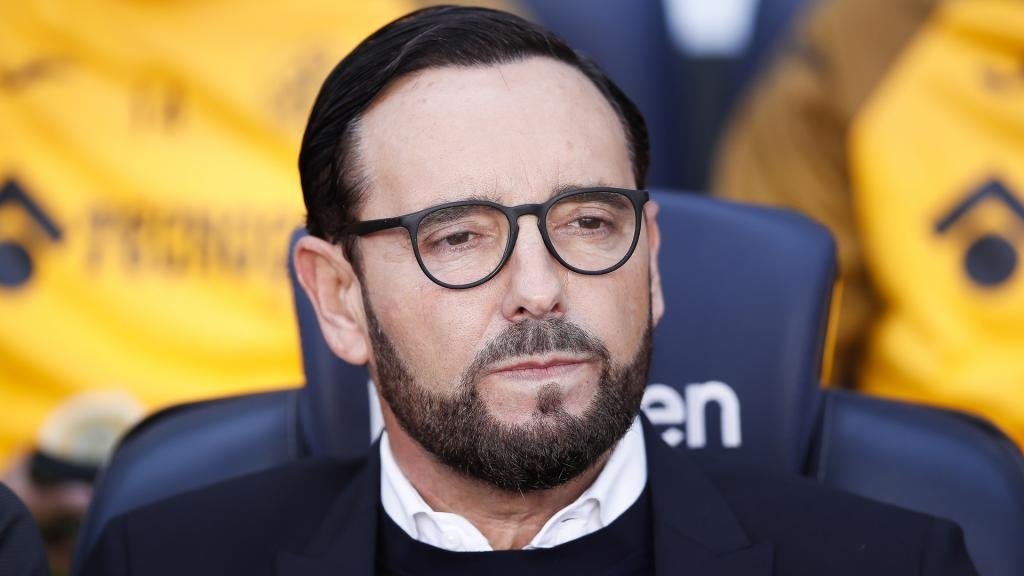 Getafe coach Bordalas hits back at Barcelona's De Jong