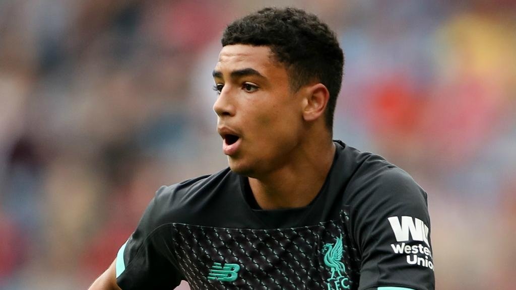 Ki-Jana Hoever signs first professional deal for Liverpool