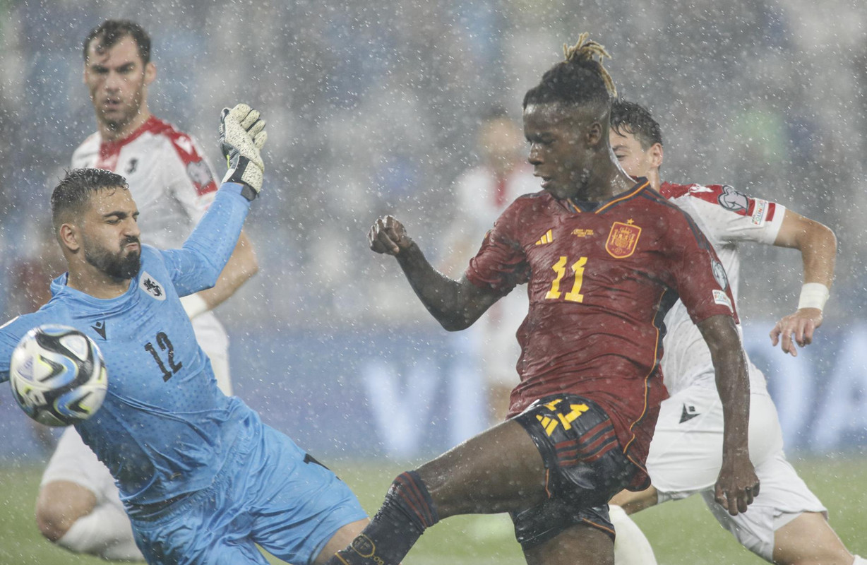 Nico Williams, contento con el gol pero apenado por Olmo y Asensio