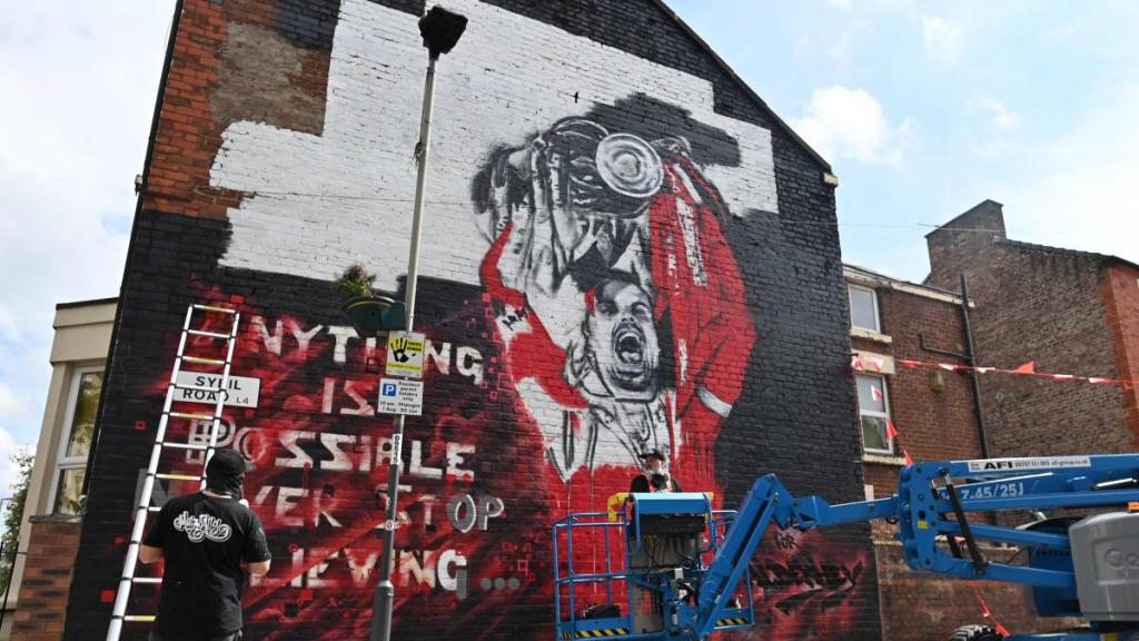 El espectacular 'graffiti' que inmortaliza el título del Liverpool