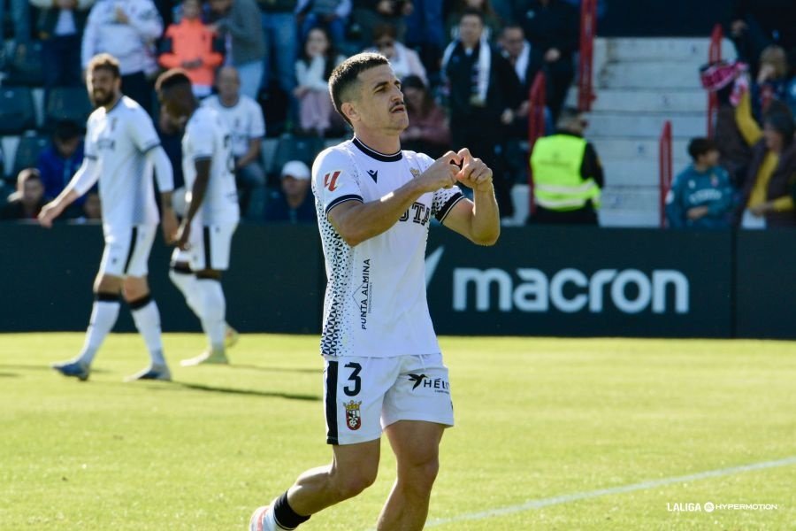 José Matos mantiene la sonrisa del Ceuta