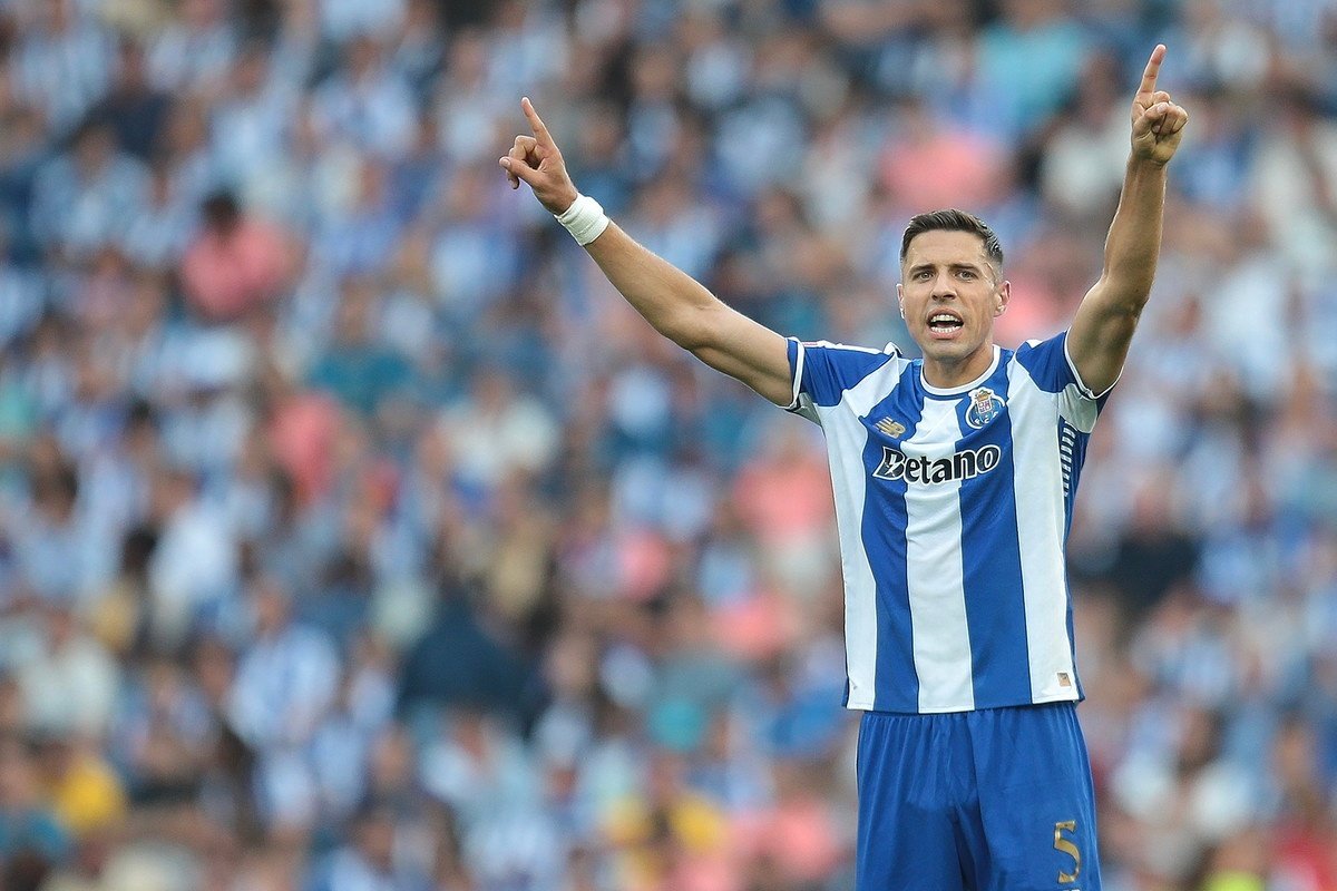 Jan Bednarek na lista do Porto para o clássico, mas titularidade segue ...