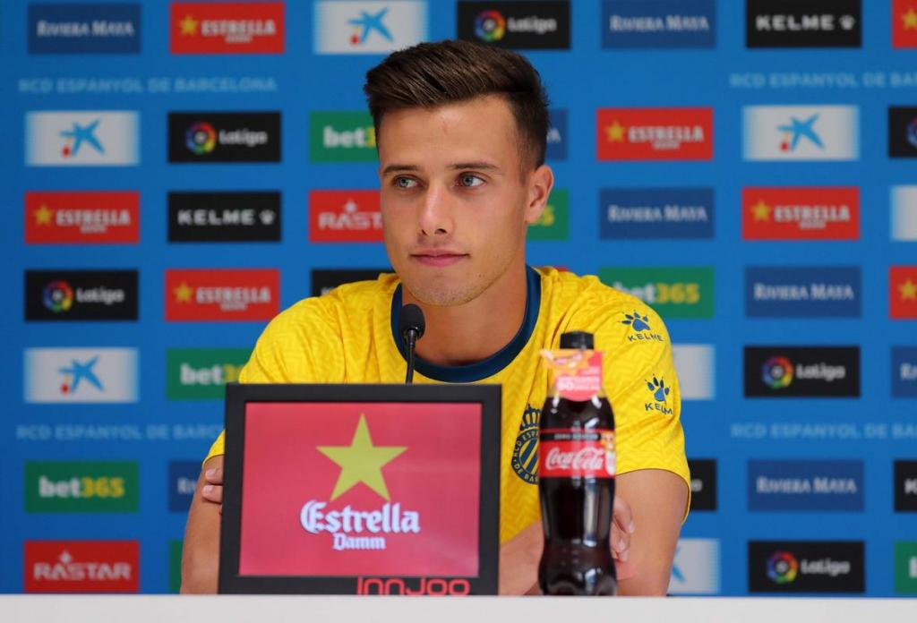 Puado, con los pies en el suelo tras su debut
