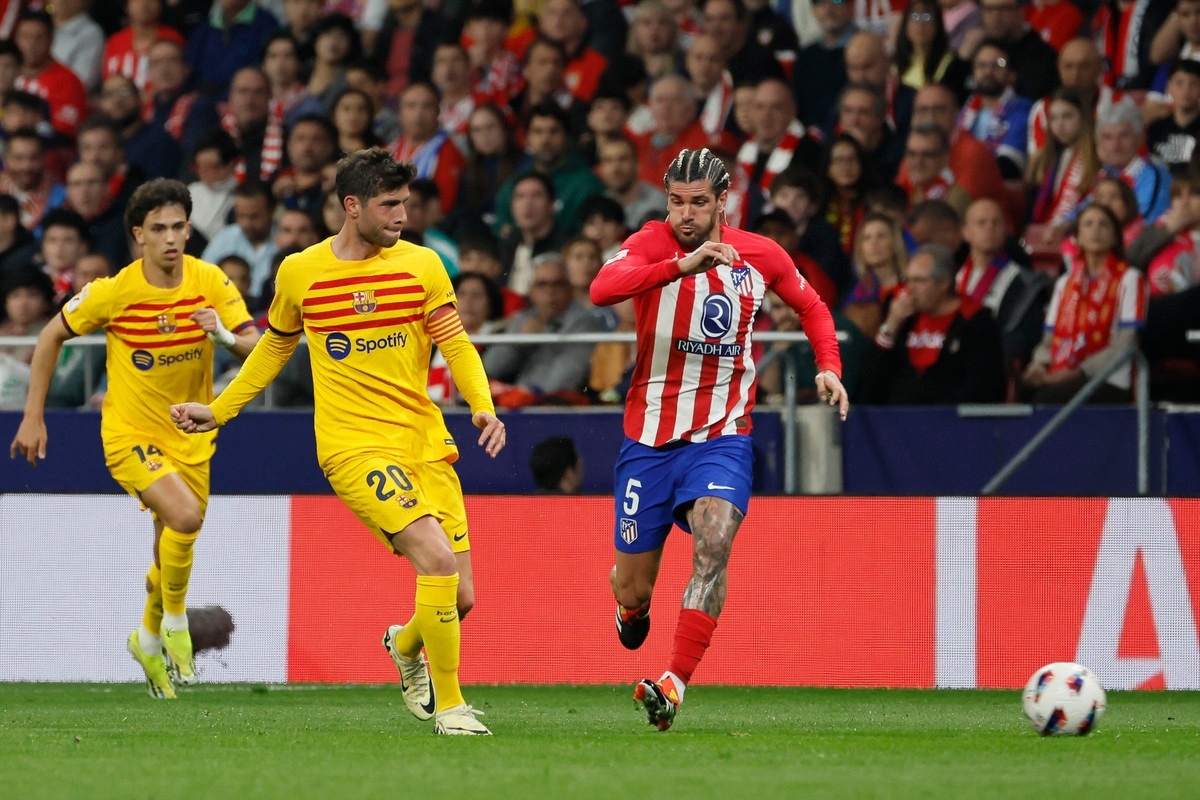 Sergi Roberto y el Barça se entienden